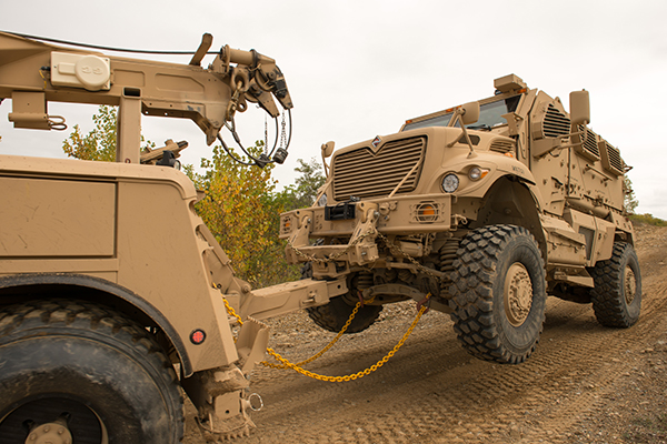 WarWheels.Net - Photos of the M1249 MaxxPro Recovery Vehicle